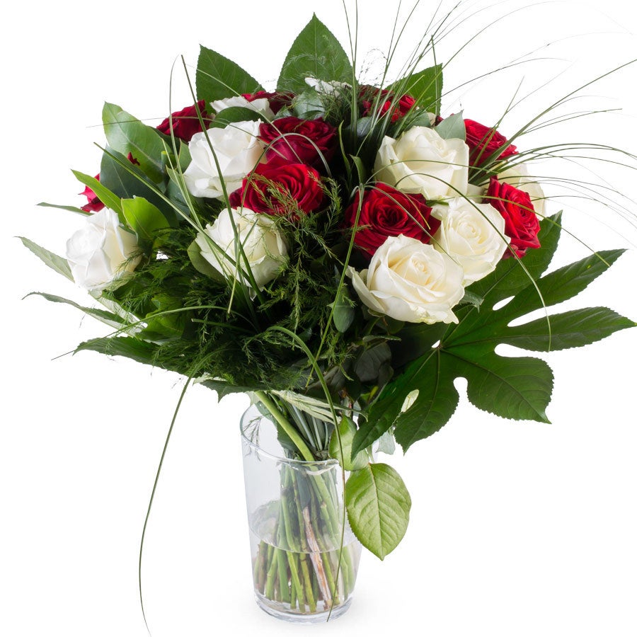 Boeket rozen rood wit - De mooiste rozen in rood en wit | YourSurprise