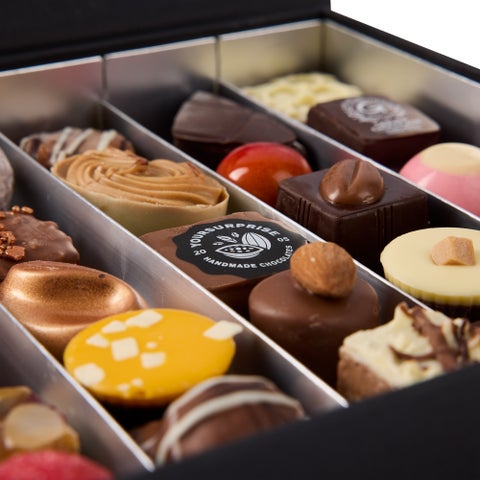 Luxury chocolate gift box - 25 pieces | FloraQueen