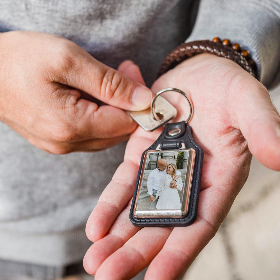 Leather key ring with photo | YourSurprise